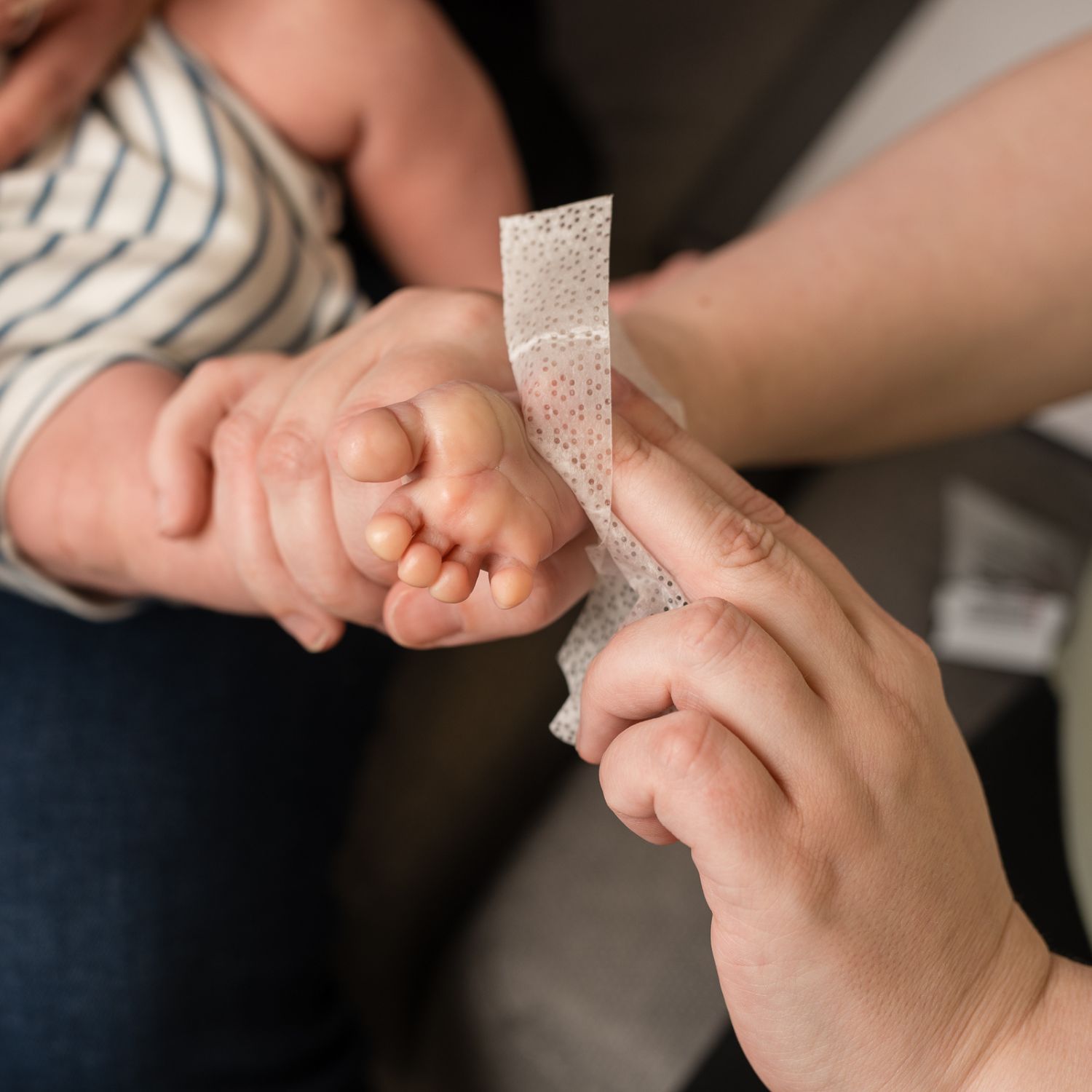 Baby Footprint Kit | Inkless Footprints | Keepsake | Baby Gift | Inch ...